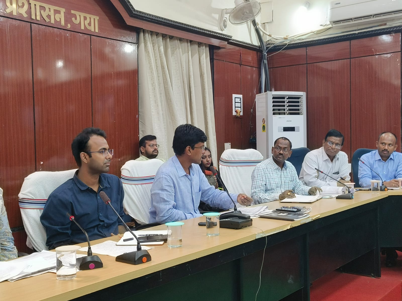 Gaya DM: घूसखोर नाजिर होगा निलंबित | Thiyagarajan ने बैंकर्स साथ की ...